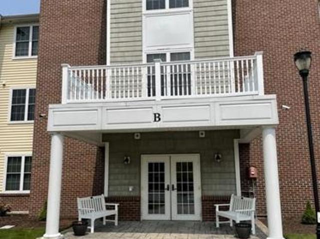 2590 Gold Star Hwy #118, Groton, CT 06355