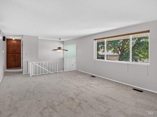 2590 S Cloverdale Rd