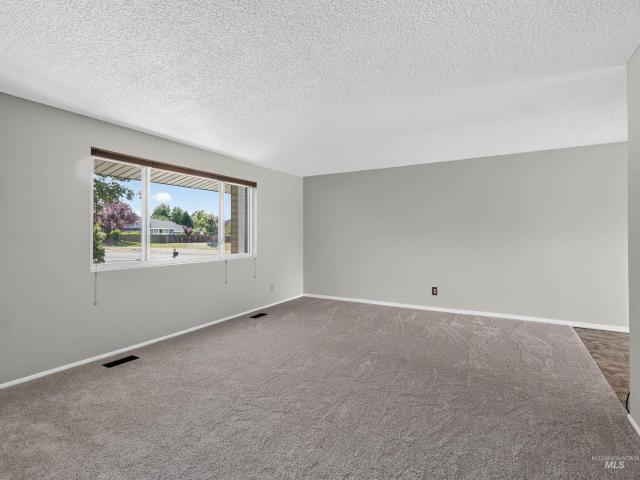 2590 S Cloverdale Rd
