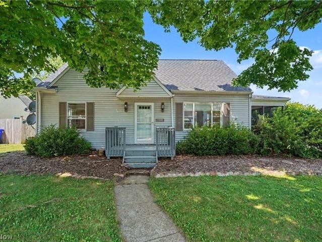 2590 21st St, Cuyahoga Falls, OH 44223