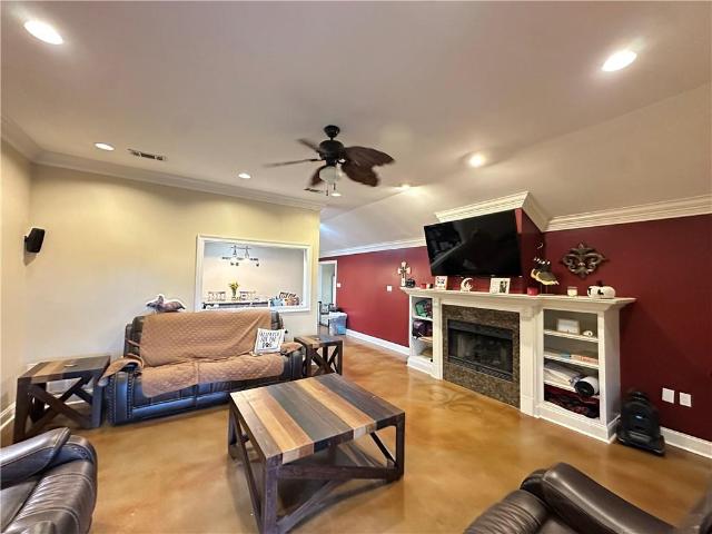 2591 Schwegmann Drive