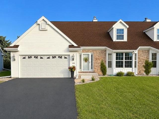 2591 Village Ln, Oshkosh, WI 54904