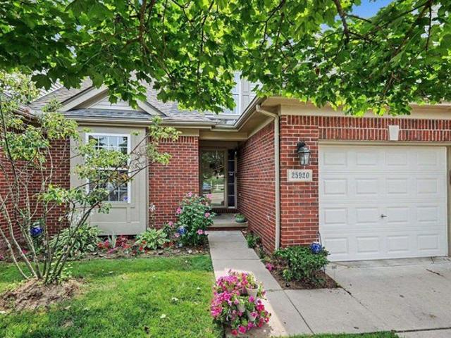 25920 Ashby Dr, Harrison Township, MI 48045