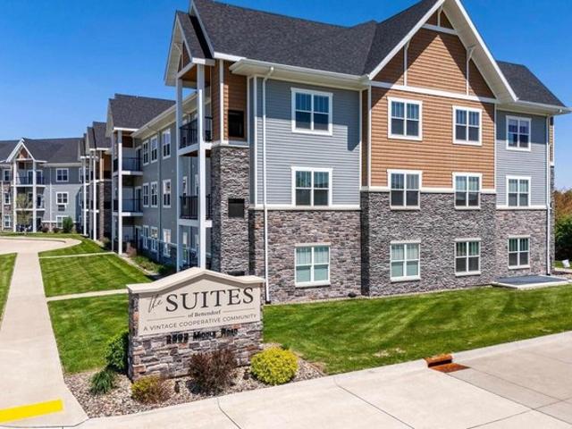 2592 Middle Rd Apt 206, Bettendorf, IA 52722