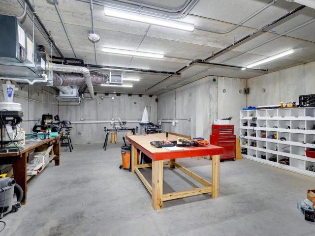 2592 MIDDLE Road # 318