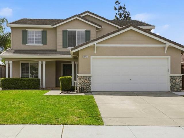 2592 Glenview Dr, Hollister, CA 95023