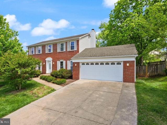 2592 John Milton Dr, Herndon, VA 20171