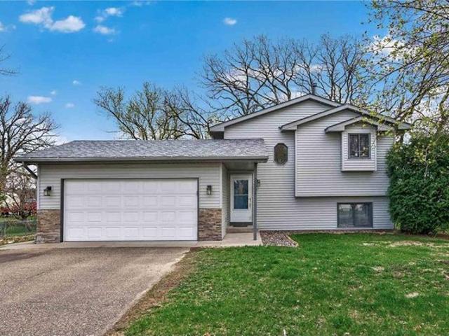 25931 8th St W, Zimmerman, MN 55398