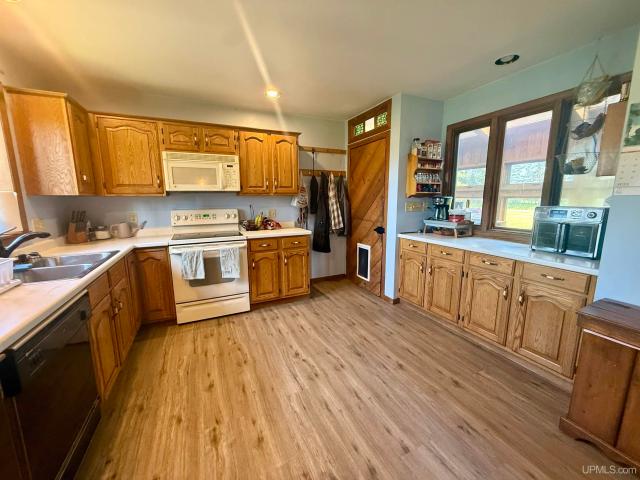 2593 Hwy M69 Highway