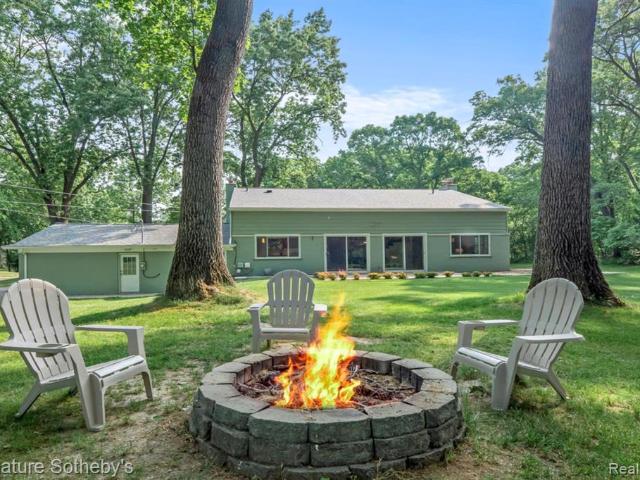 2593 S Christian Hills Drive