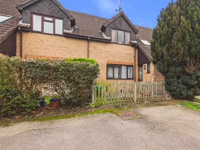 259 260 Varsity Drive, London, TW1 1AP, United Kingdom | 2 bed duplex for rent #165985517 | Rentberry
