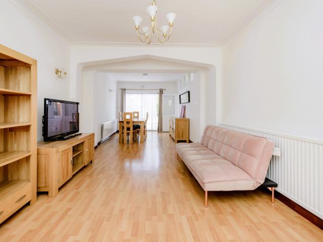 259 Brunswick Road London 2580819