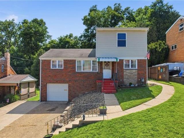 259 Meadowdell Dr, Pittsburgh, PA 15227