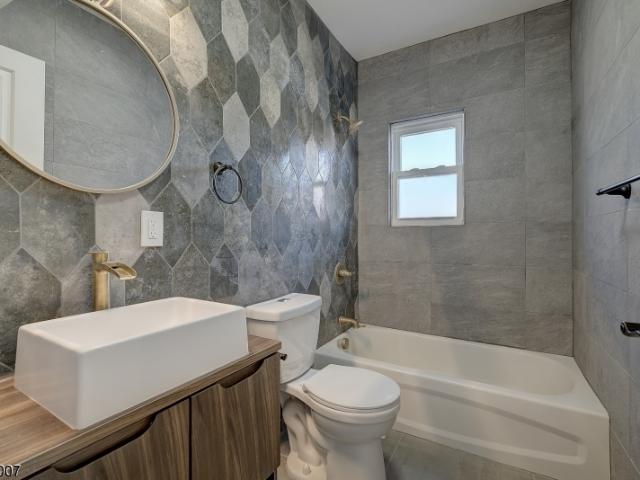 259 N Center St # 2