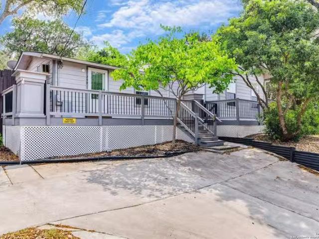 259 PARK DR, Lakehills, TX 78063