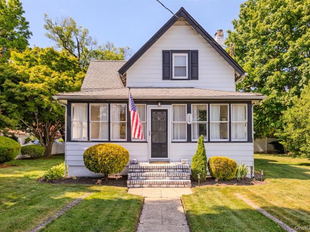 259 Woodlawn Avenue