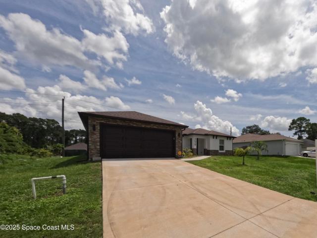 259 Wilton Ave SW, Palm Bay, FL 32908 | MLS #1073 | Compass