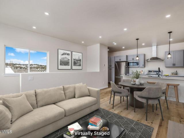 259 Tomahawk Dr, Gypsum, CO 81637 | MLS #1014