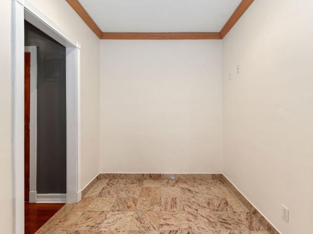 25 40 31st Avenue, Unit 6E