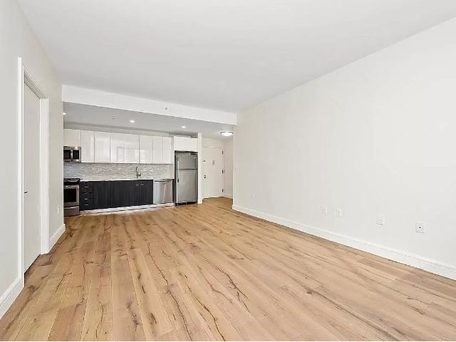 25 21 43rd Avenue, Queens, NY