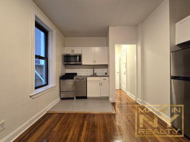 25 21 31st Avenue, Queens, NY