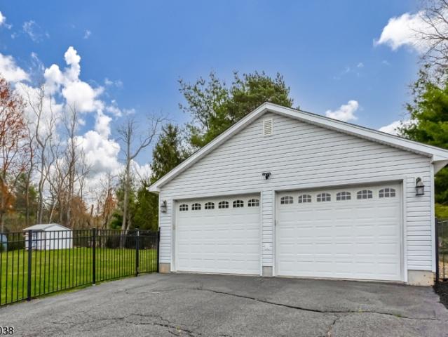 25 Tamarack Dr, Succasunna, NJ 07876 | MLS #4020 | Compass