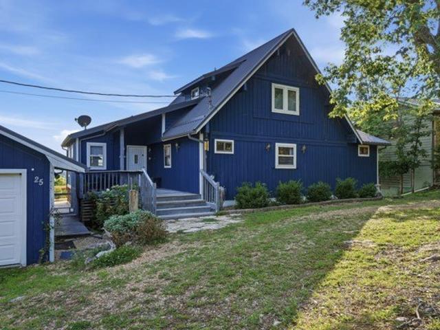 25 Table Rock Dr, Holiday Island, AR 72631