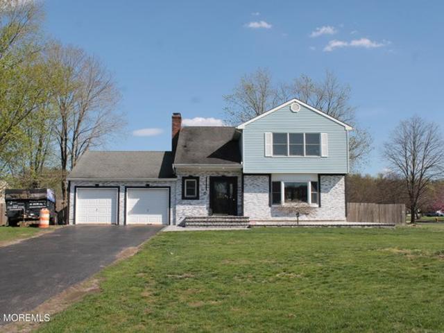 25 Taylors Mills Rd, Manalapan, NJ 07726