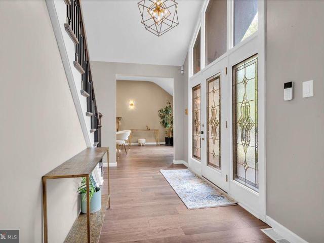 25 Teak Court