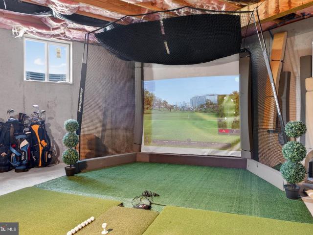25 Thoroughbred Drive
