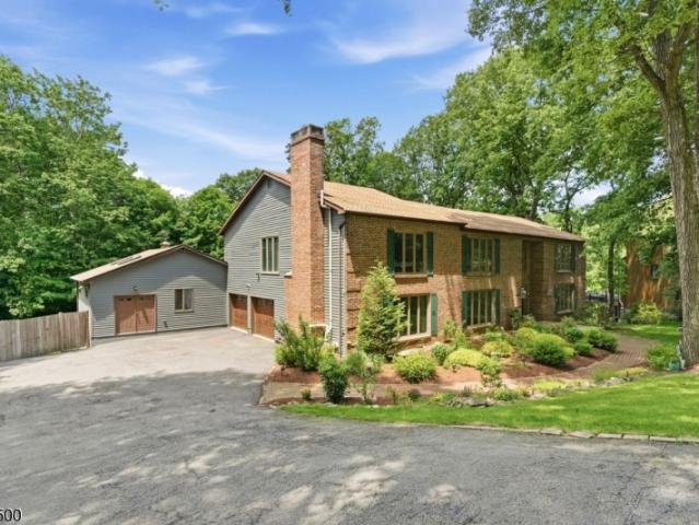 25 Timber Ln