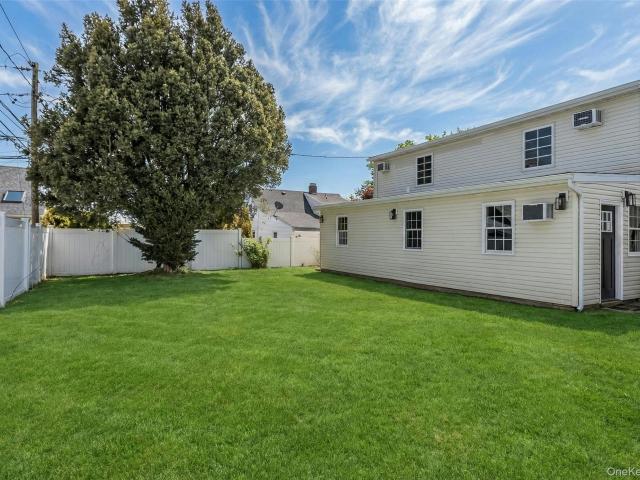 25 Turn Ln, Levittown, NY 11756 | MLS #960712 | Compass