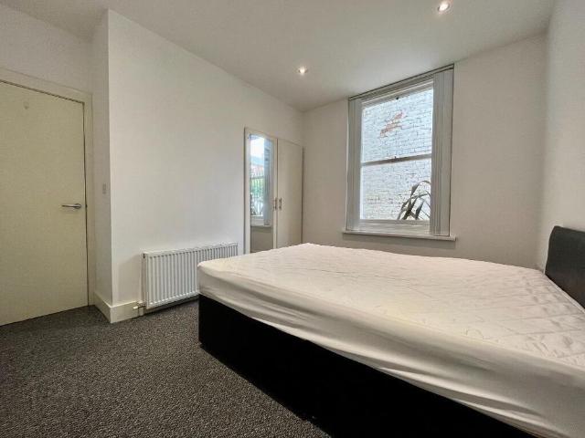 25 Ulsterville Avenue, Belfast, BT9 7AS