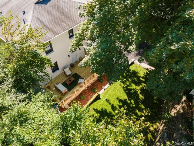 25 Van Duzen Place