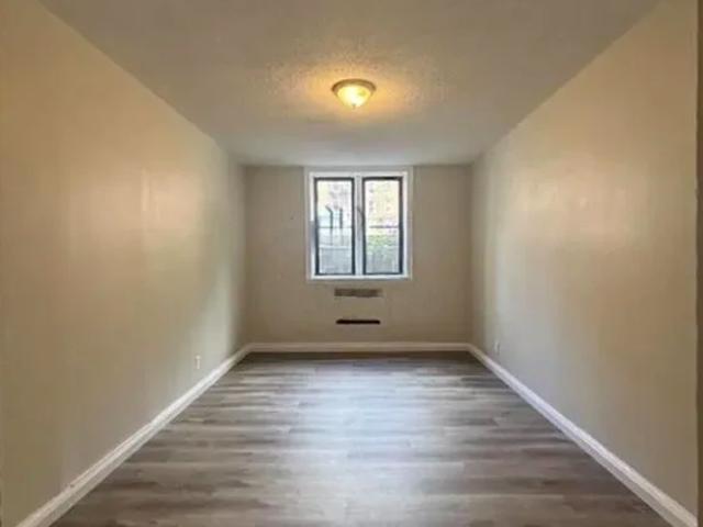 25 Van Velsor Place, Newark