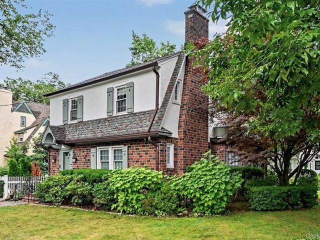 25 Vanderburgh Ave, Larchmont, NY 10538