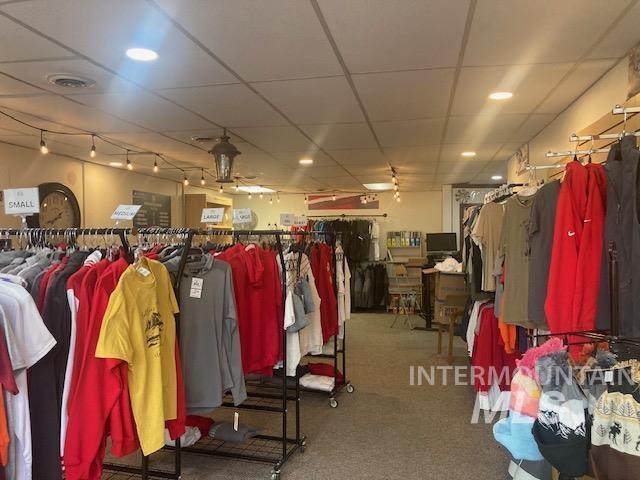 25 W Main St