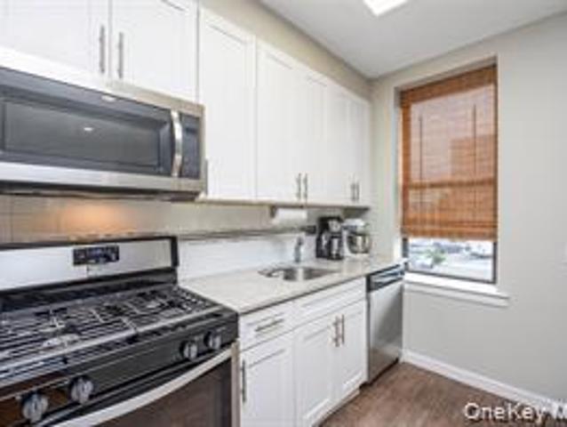 25 W Broadway 204