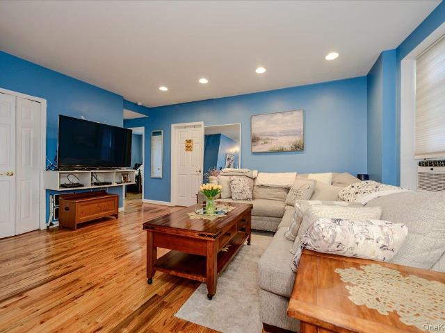 25 W Broadway 417