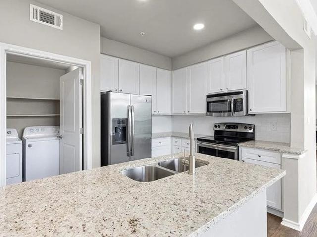 25 Waters Edge Cir, Georgetown, TX 78626