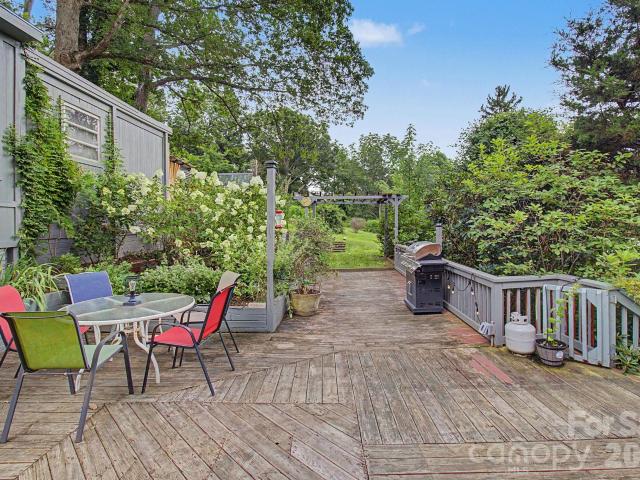 25 Wentworth Avenue