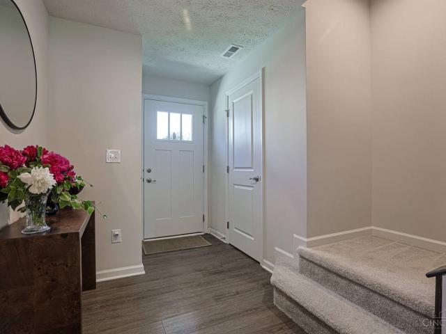 25 Wentworth Lane
