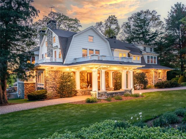 25 West Dr, Manhasset, NY 11030 | MLS #986838 | Compass