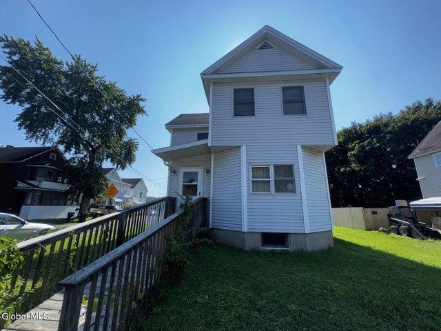 25 West St, Stillwater, NY 12118