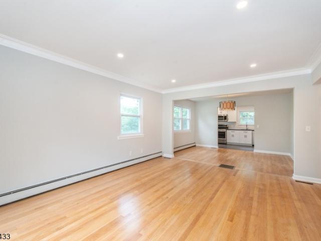 25 Whitfield St # 1