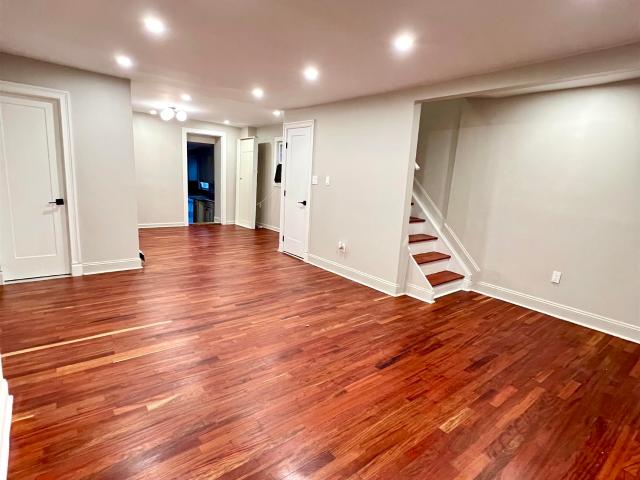 25 Whitman Ave