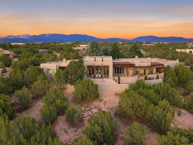 25 Windridge Cir, Santa Fe, NM 87506