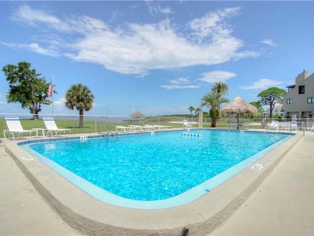 25 Windrush Bay Dr, Unit 25, Tarpon Springs, FL 34689 | MLS #TB8356 | Compass