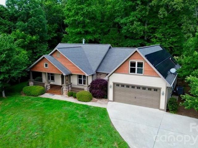 25 Willow Branch Ln, Weaverville, NC 28787