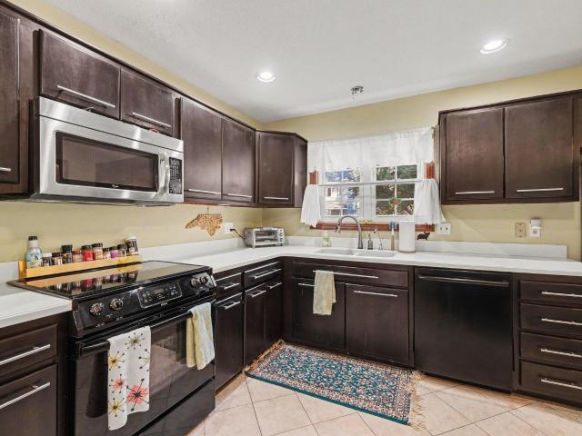 25 Willow Bridge Drive